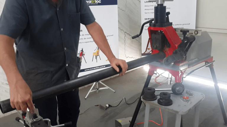 Como Fazer Ranhuras em Tubos - Ranhuradora de Tubos